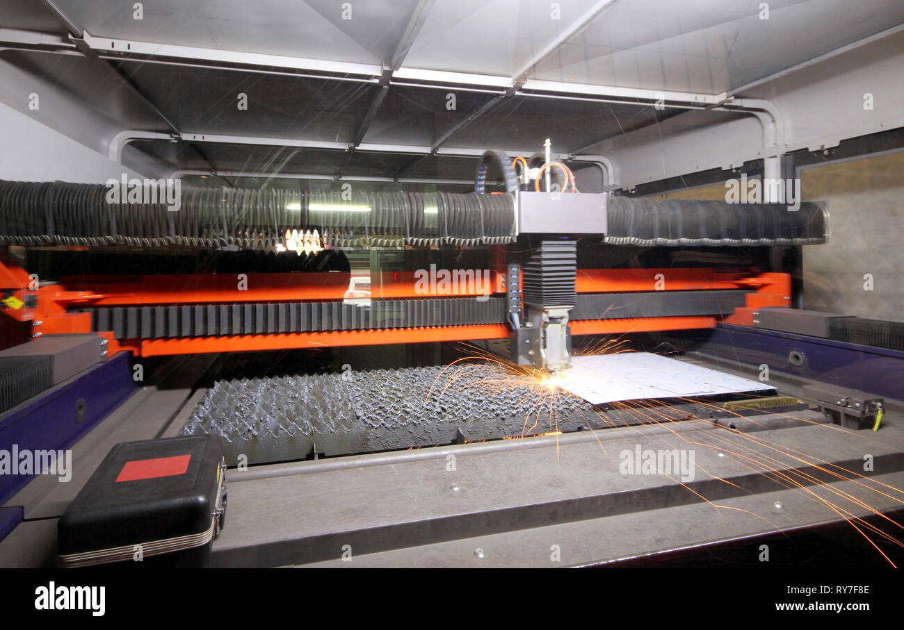 Cnc machine fluid hi-res stock photography and images - Alamy