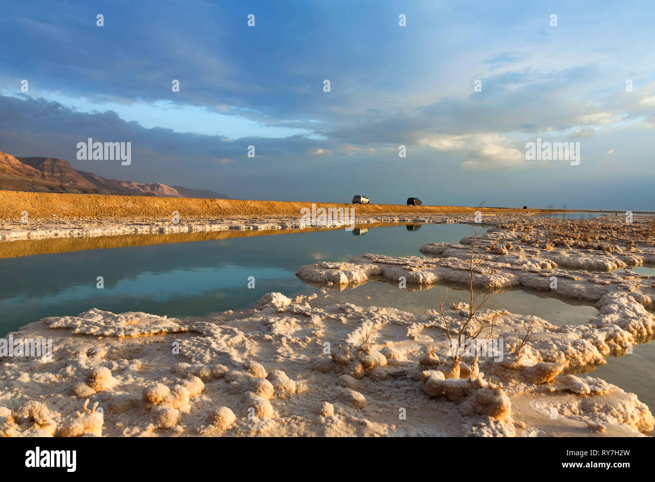 Crystal cloud hi-res stock photography and images - Alamy