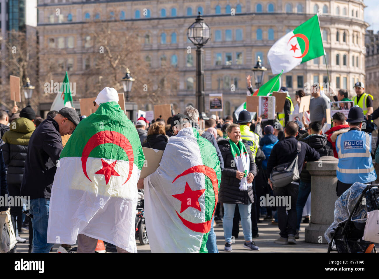 England algeria flag hi-res stock photography and images - Alamy