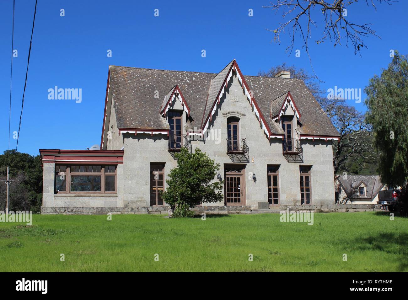 American gothic house hi-res stock photography and images - Alamy