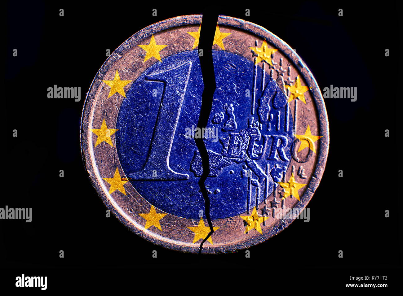 Broken euro coin hi-res stock photography and images - Alamy