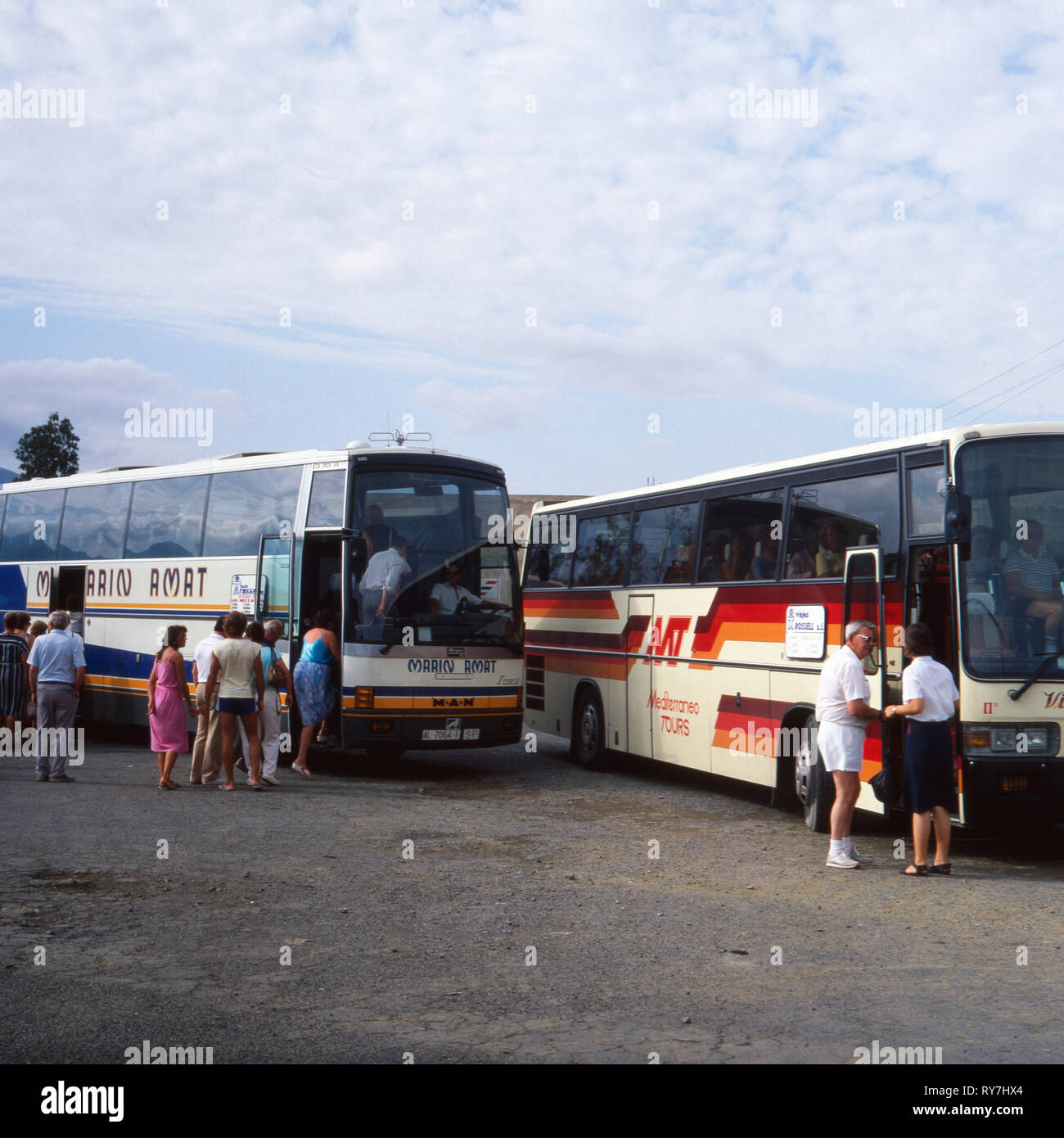 Bus passengers 1970s hi-res stock photography and images - Alamy