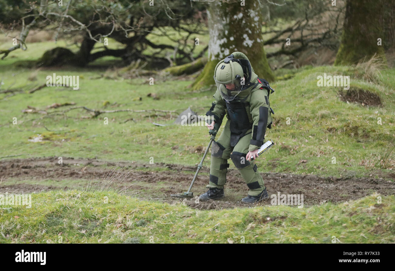 Sweeps for mines hi-res stock photography and images - Alamy