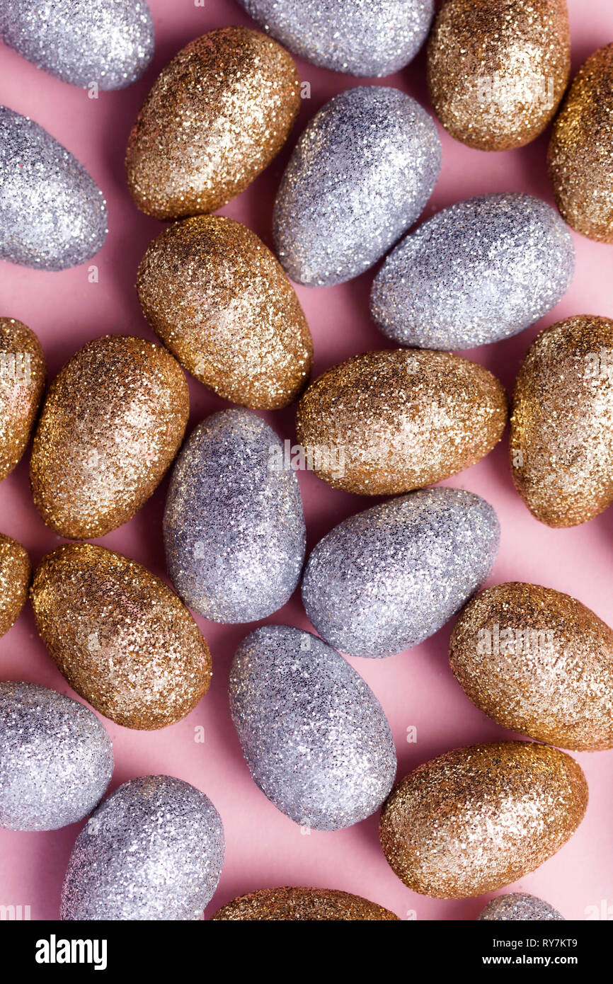 Silver pink easter eggs hi-res stock photography and images - Alamy