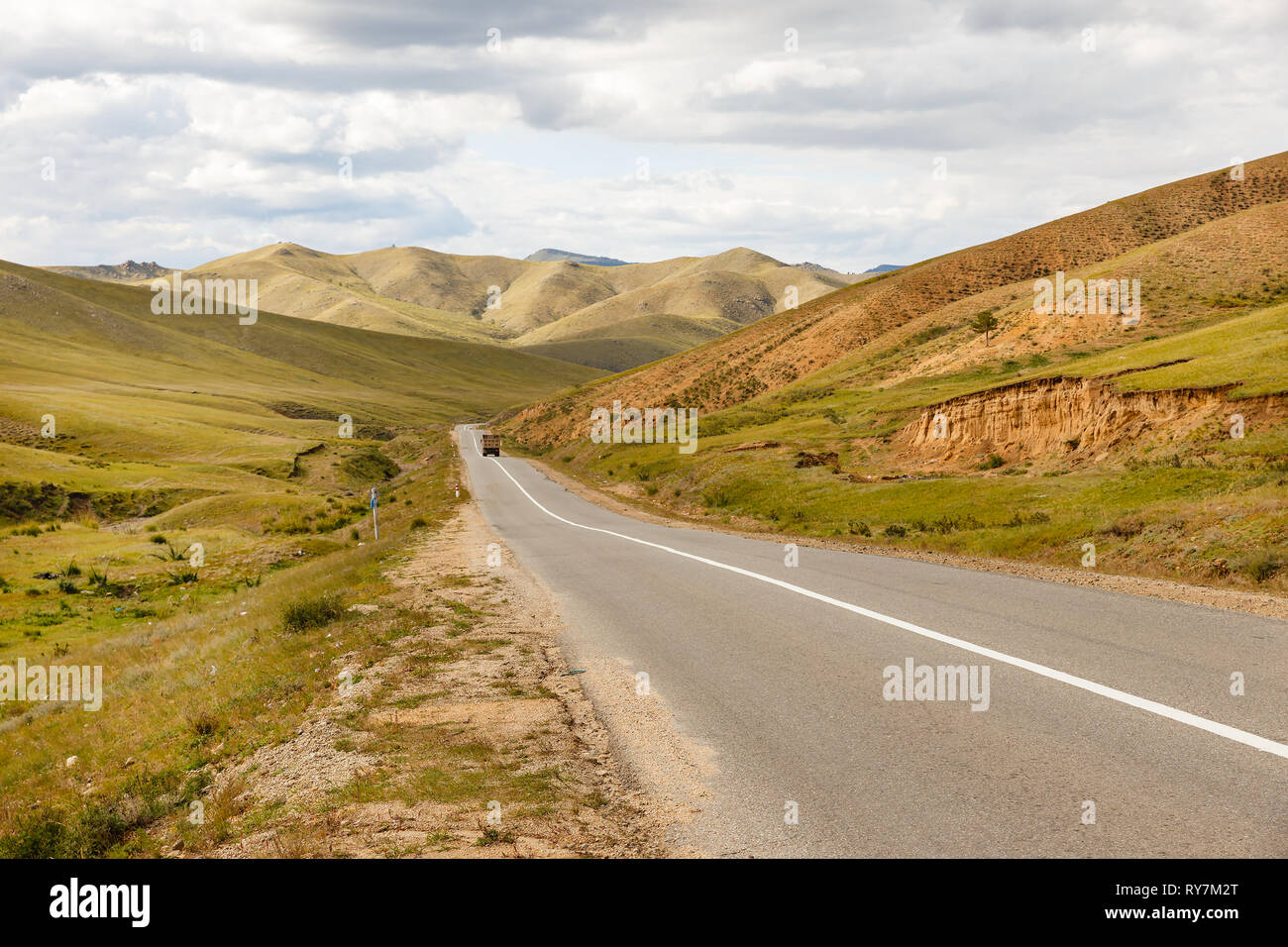 asphalt road Darkhan-Ulaanbaatar in Mongolia, Asian Highway Stock Photo ...