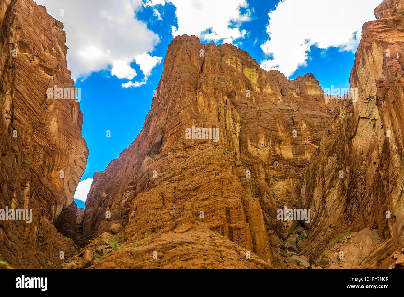 Tianshan Mysterious Grand Canyon Landscape Breathtaking Picturesque ...