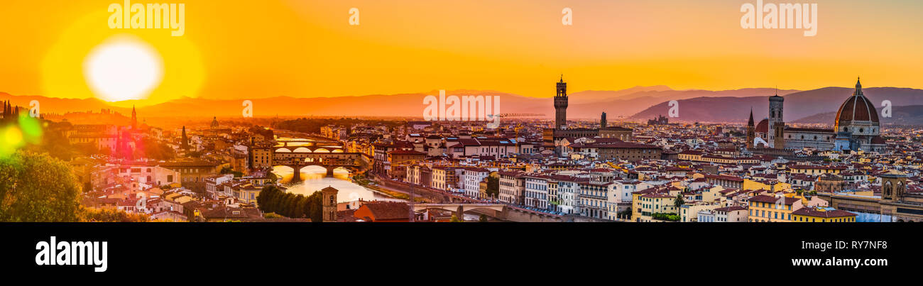 Florence sunset with river and bridge Stock Photo - Alamy