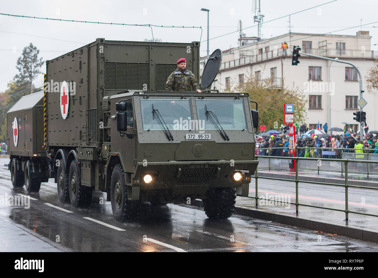 European street, Prague-October 28, 2018: Soldiers of Czech Army are ...