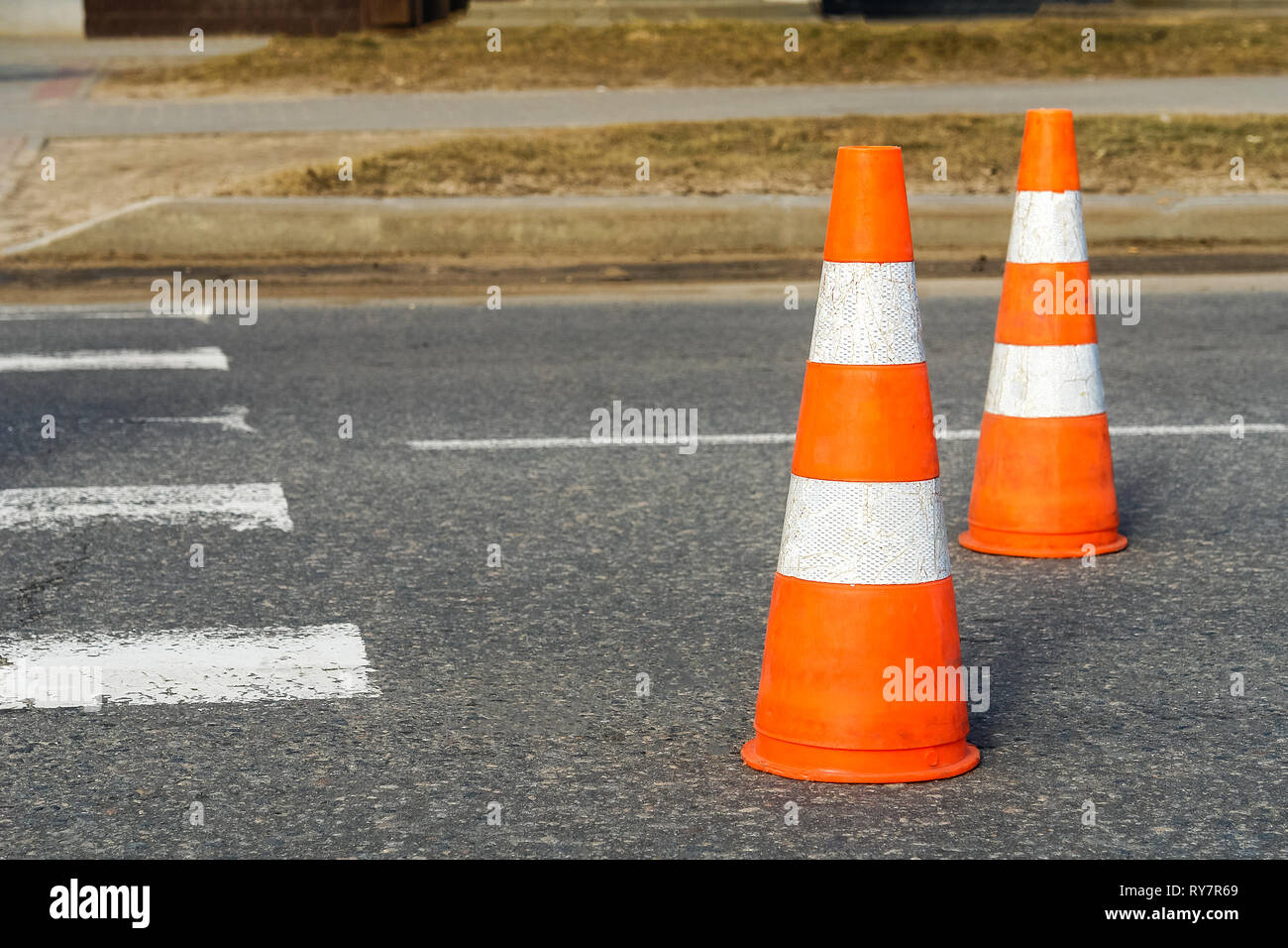 Car horns sign hi-res stock photography and images - Alamy