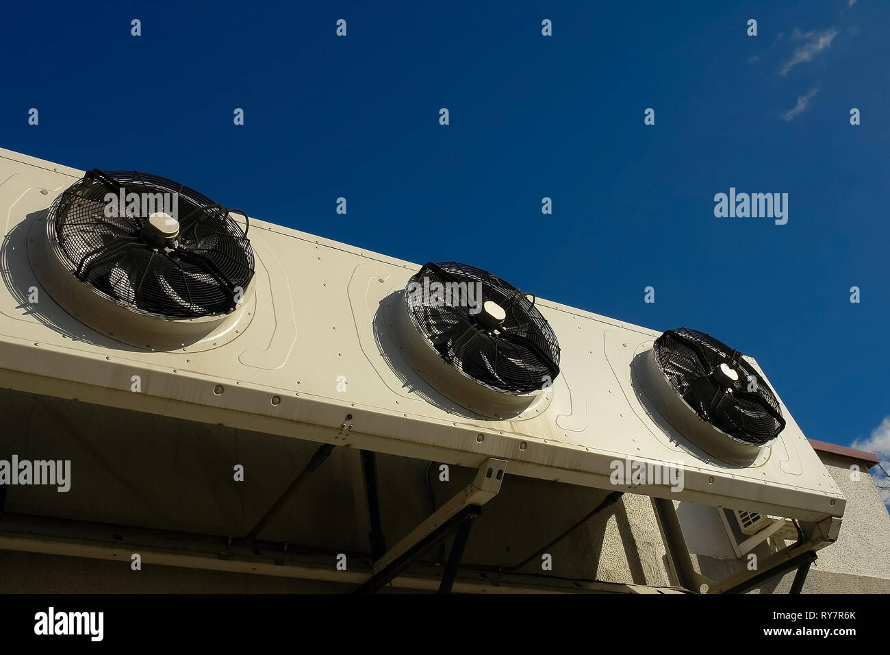 Air Conditioning Roof Ventilation Industrial System Cooling Commercial ...