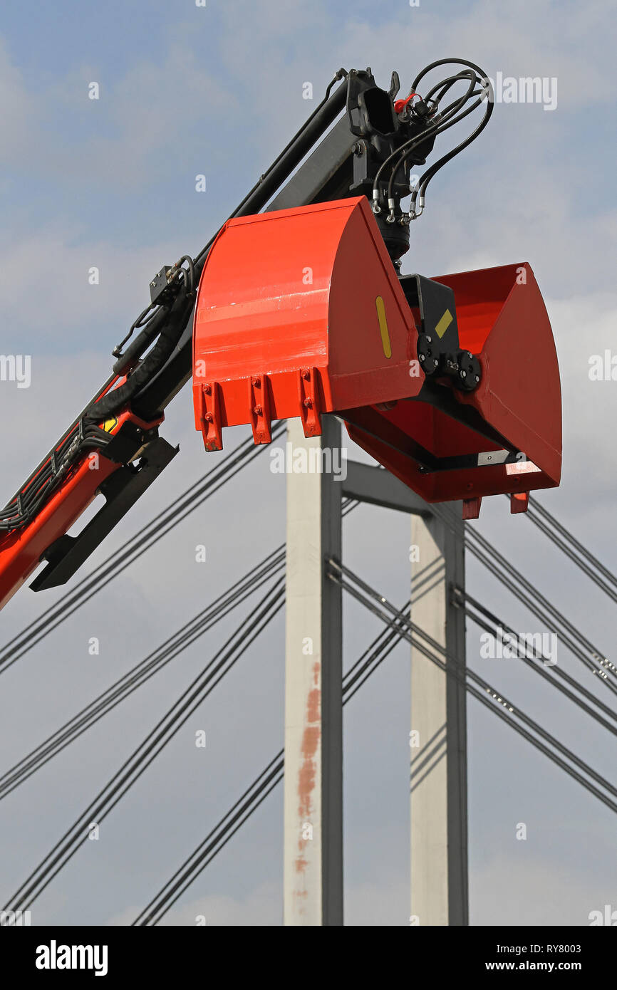 Heavy Duty Open Clamshell Buckets with Horizontal Hydraulic Cylinder ...