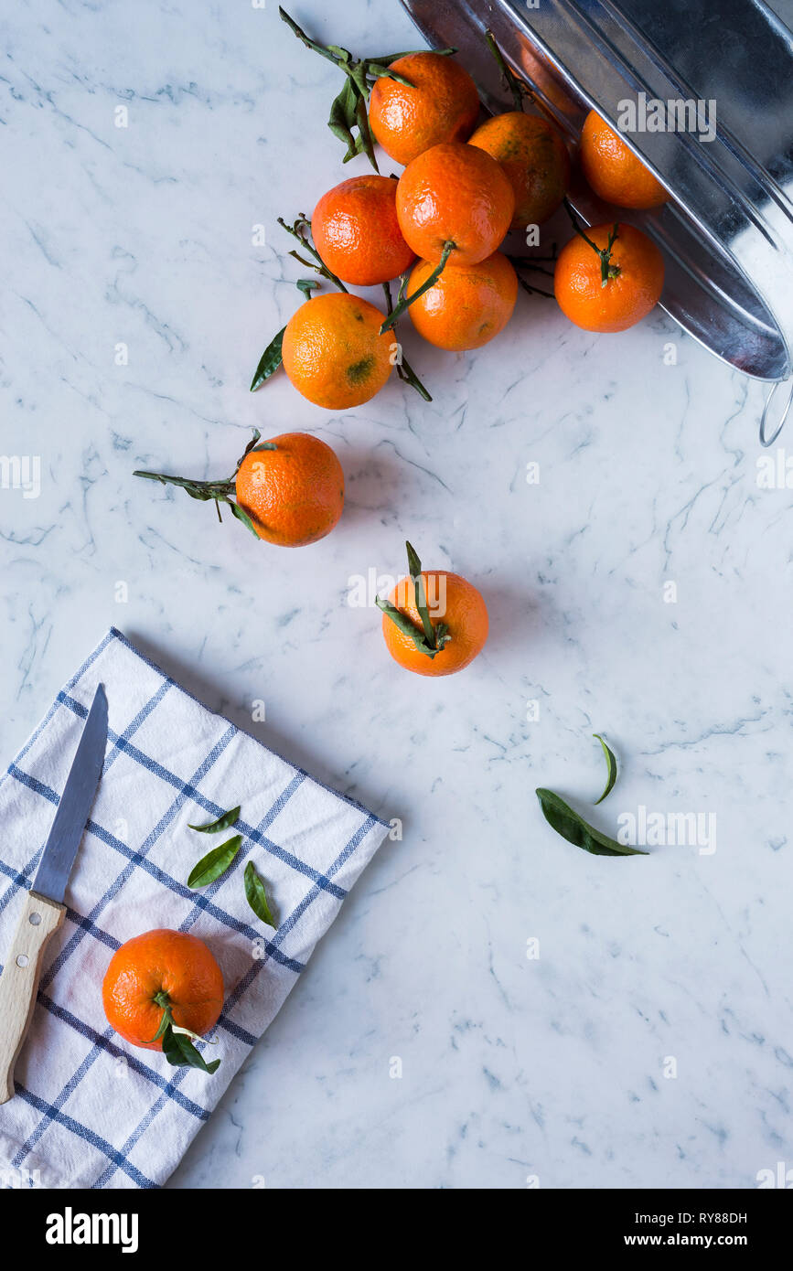 Table falling hi-res stock photography and images - Alamy
