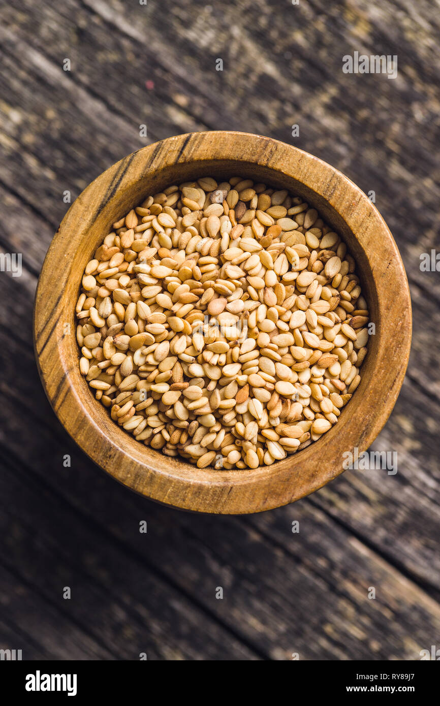 Roasted sesame seeds in bowl. Top view Stock Photo - Alamy