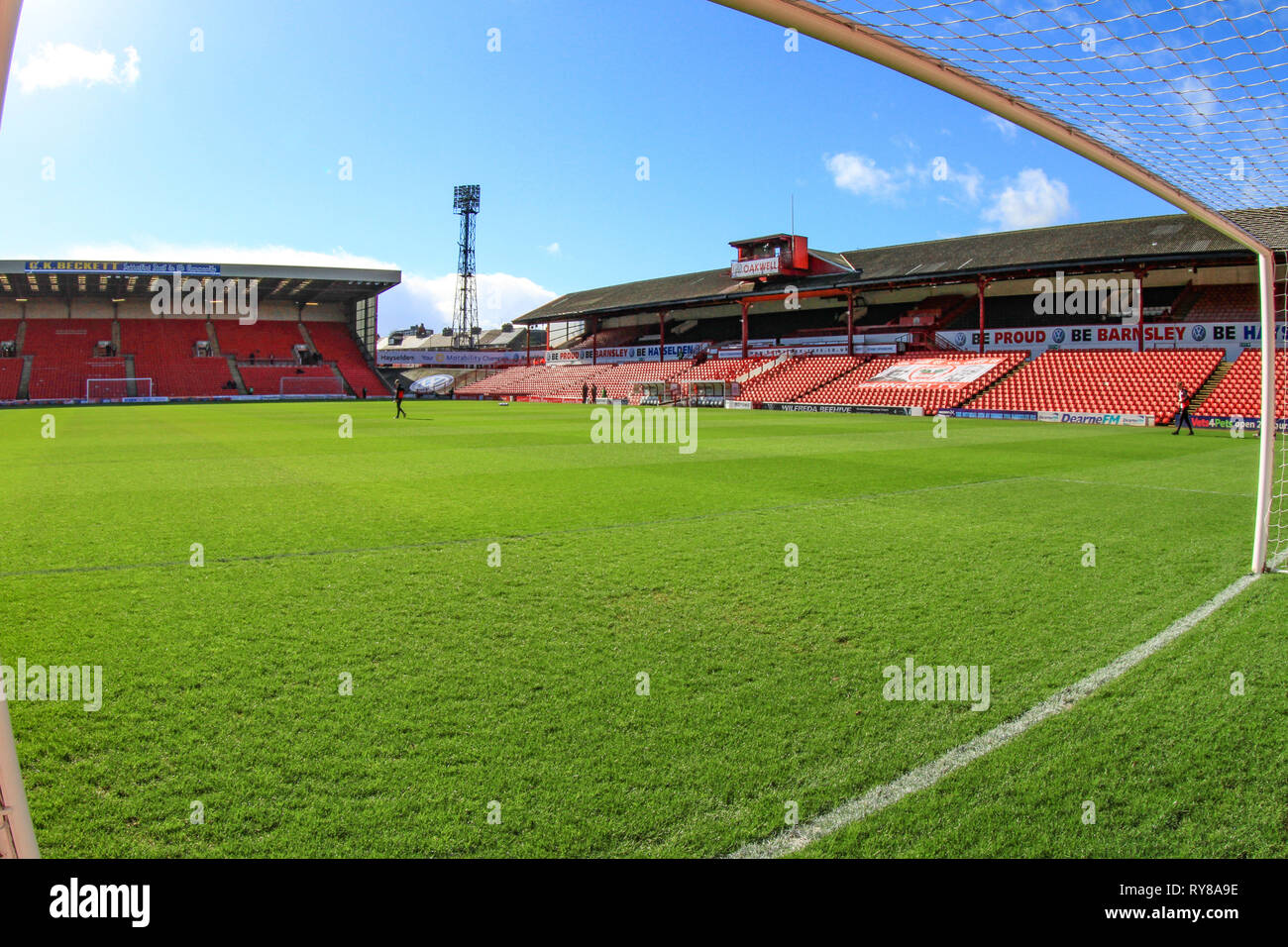 Oakwell Stadium Stock Photos & Oakwell Stadium Stock Images - Alamy