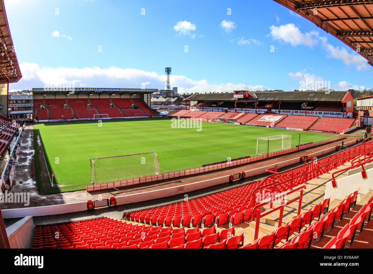 Barnsley football stadium oakwell hi-res stock photography and images ...