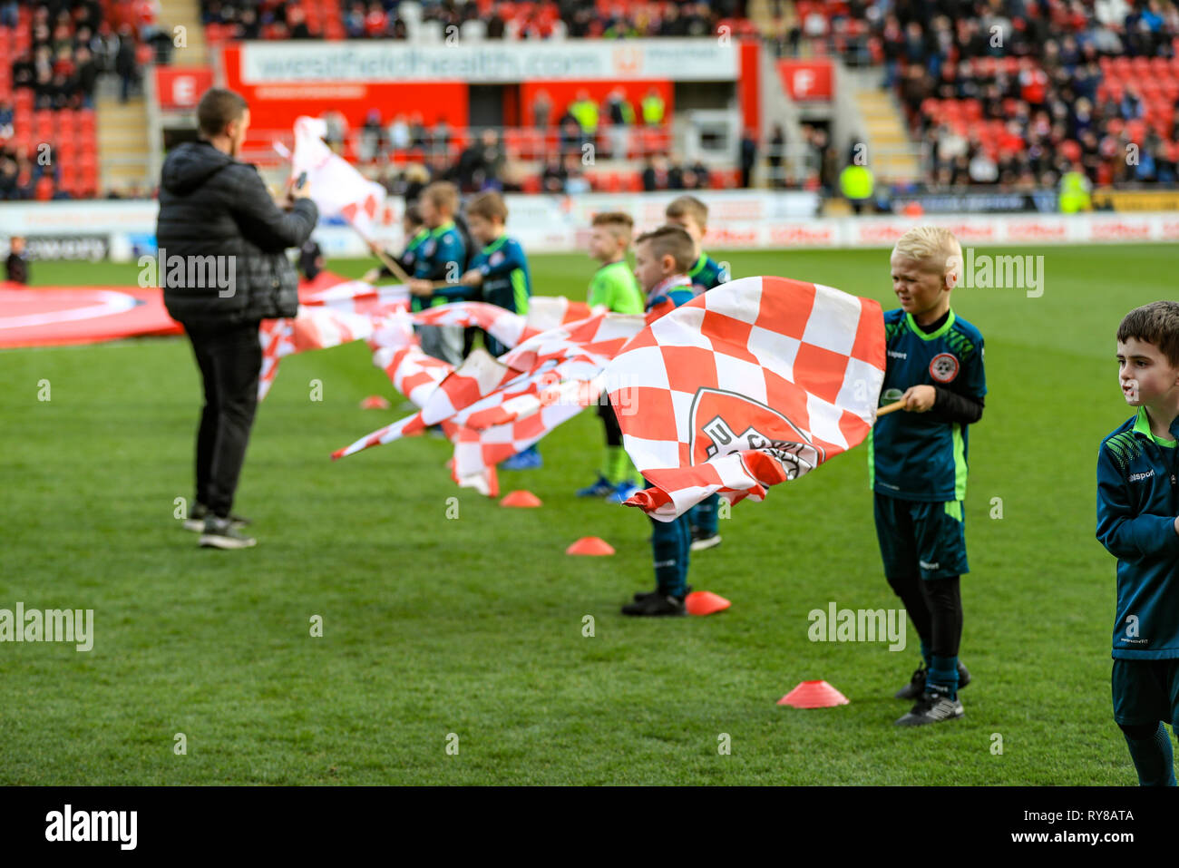 Efl mascots hi-res stock photography and images - Alamy
