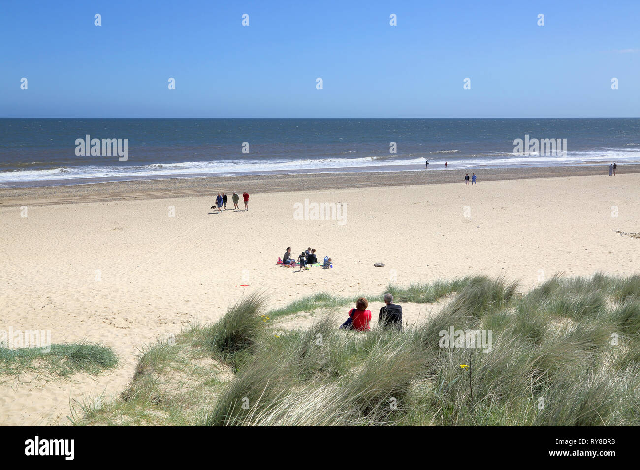 beach and sand dunes at winterton on the norfolk coast Stock Photo - Alamy