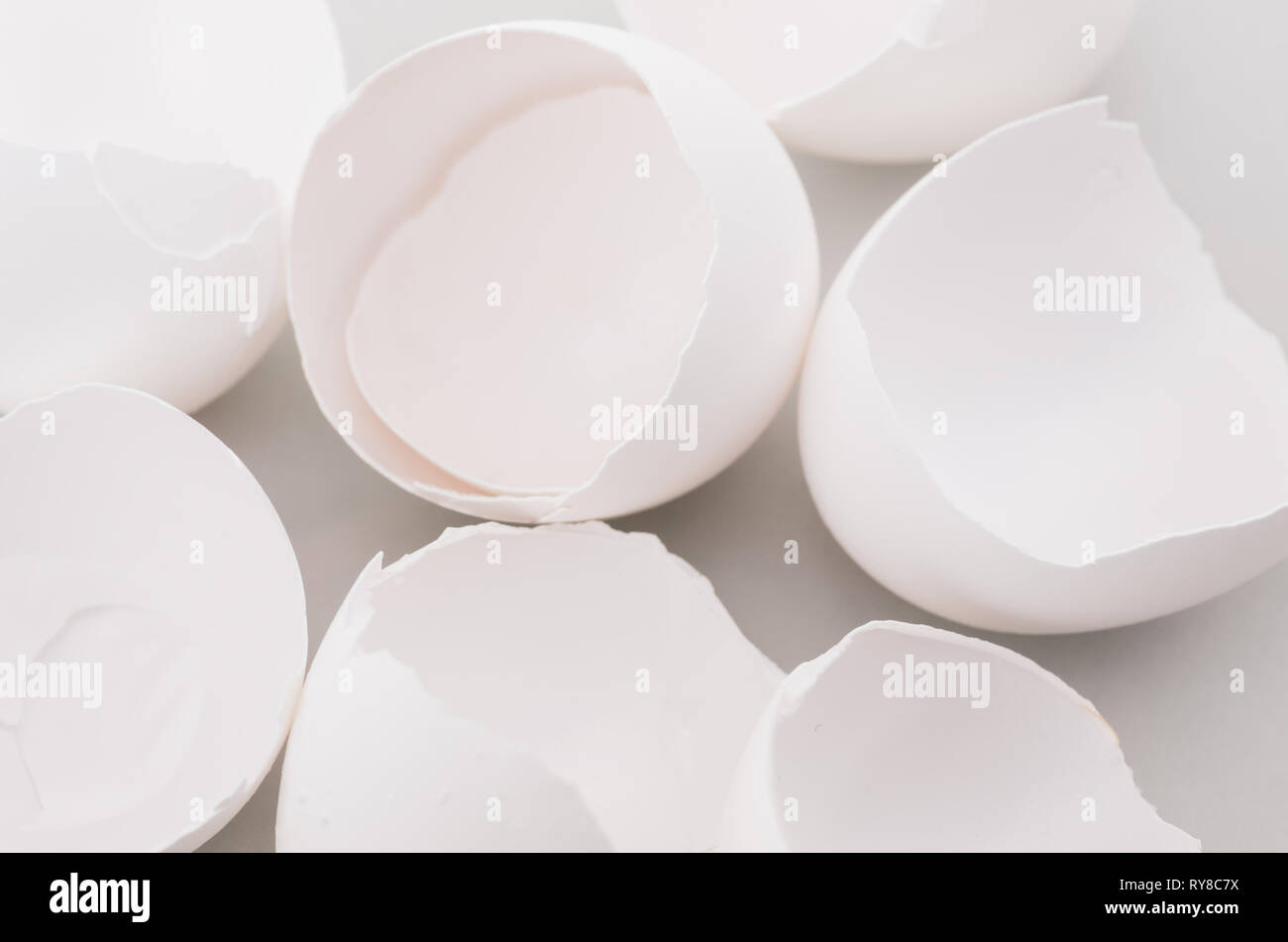 white empty broken egg shells Stock Photo - Alamy