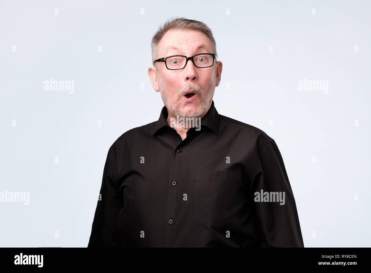 Amazed face hi-res stock photography and images - Alamy