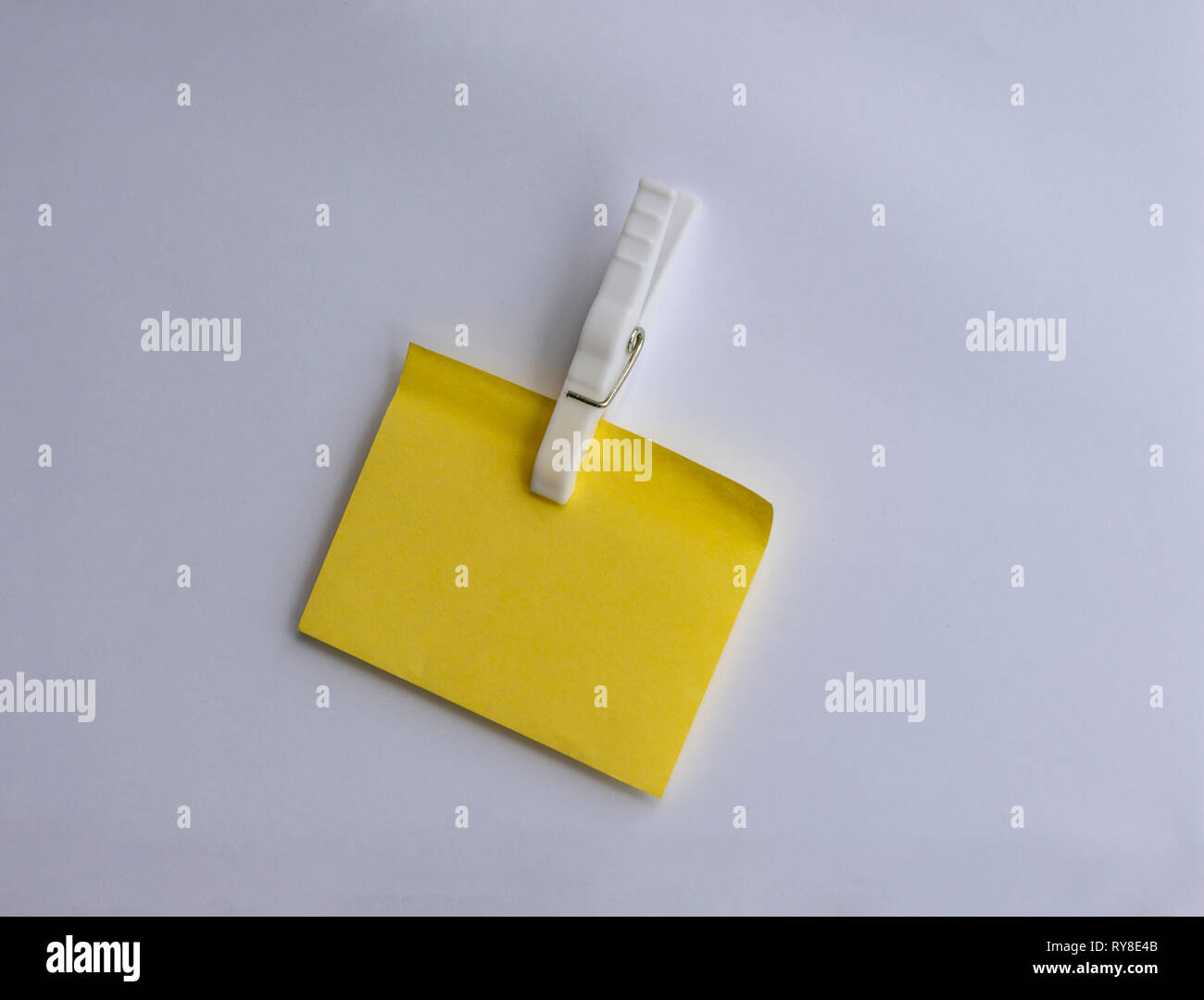 Clipped memo hi-res stock photography and images - Alamy