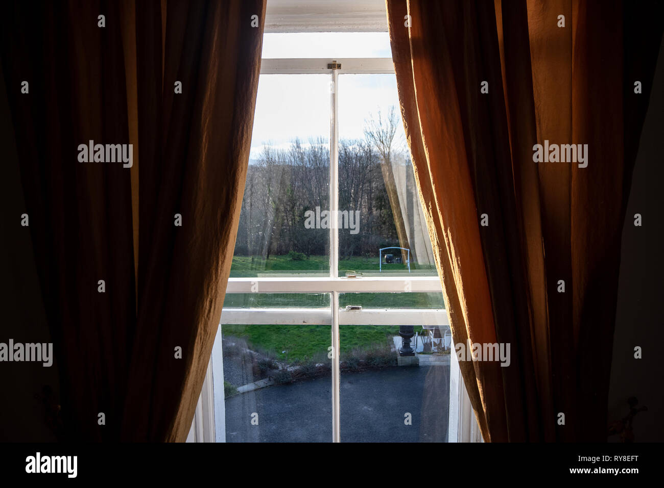 Old irish windows hi-res stock photography and images - Alamy