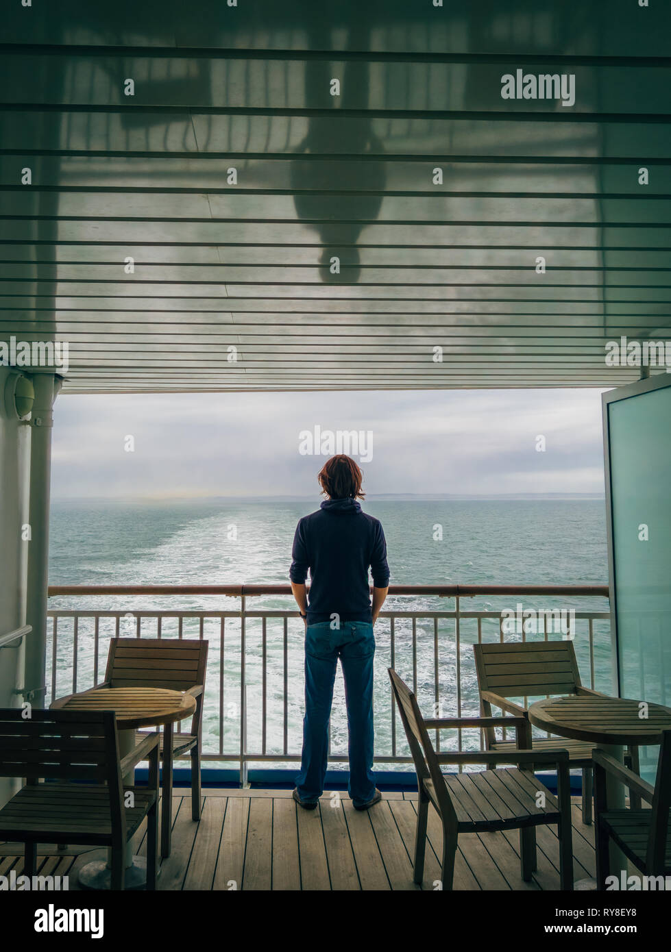 Wave goodbye boat hi-res stock photography and images - Alamy