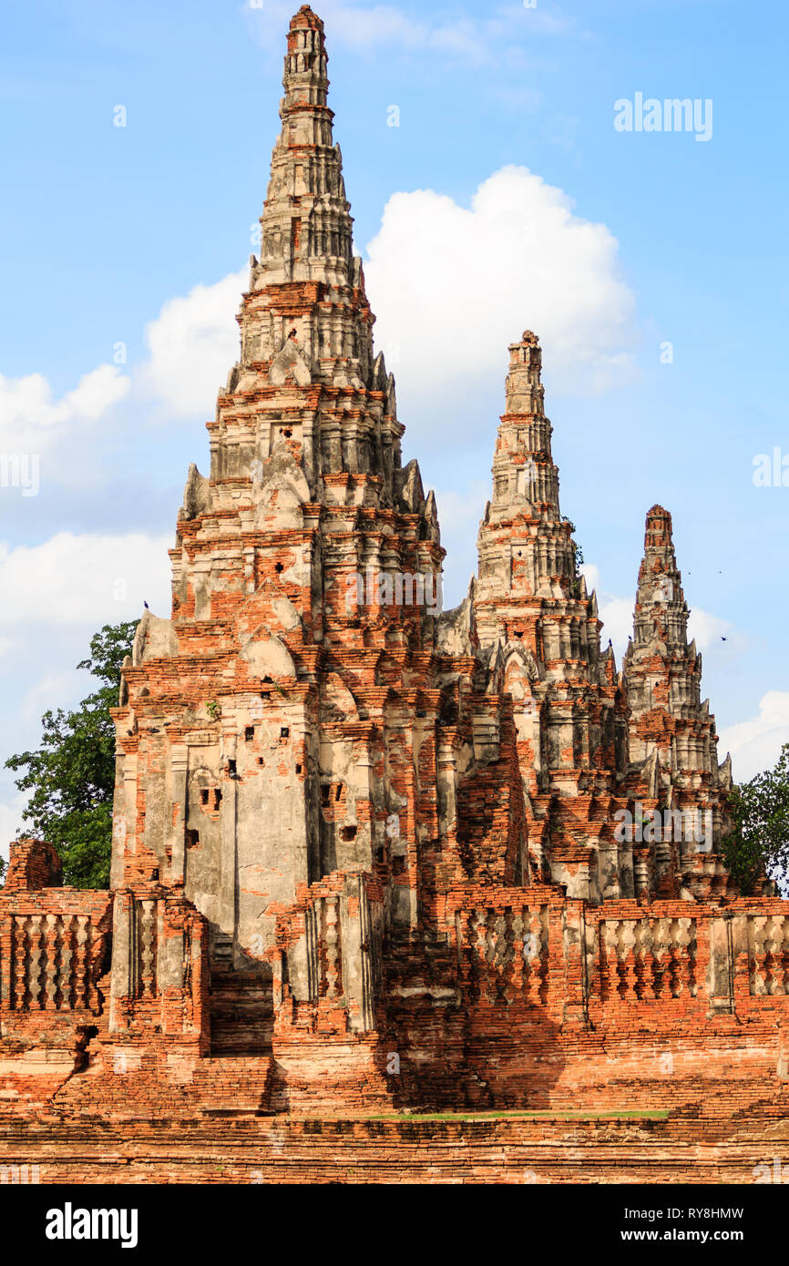 Three pagodas of Phra Nakhon Si temple in Ayutthaya Stock Photo - Alamy