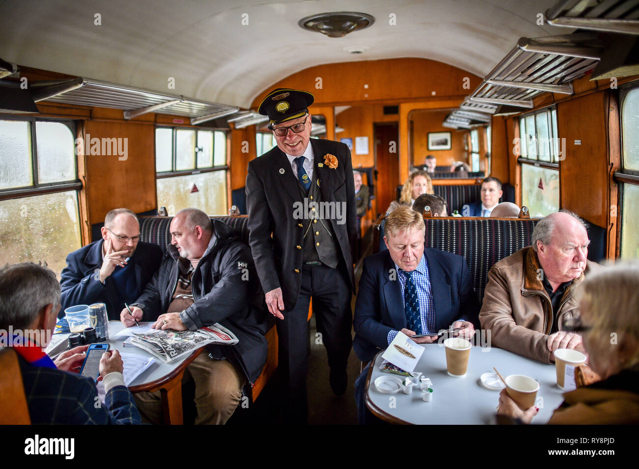 Cheltenham races steam train express hi-res stock photography and ...