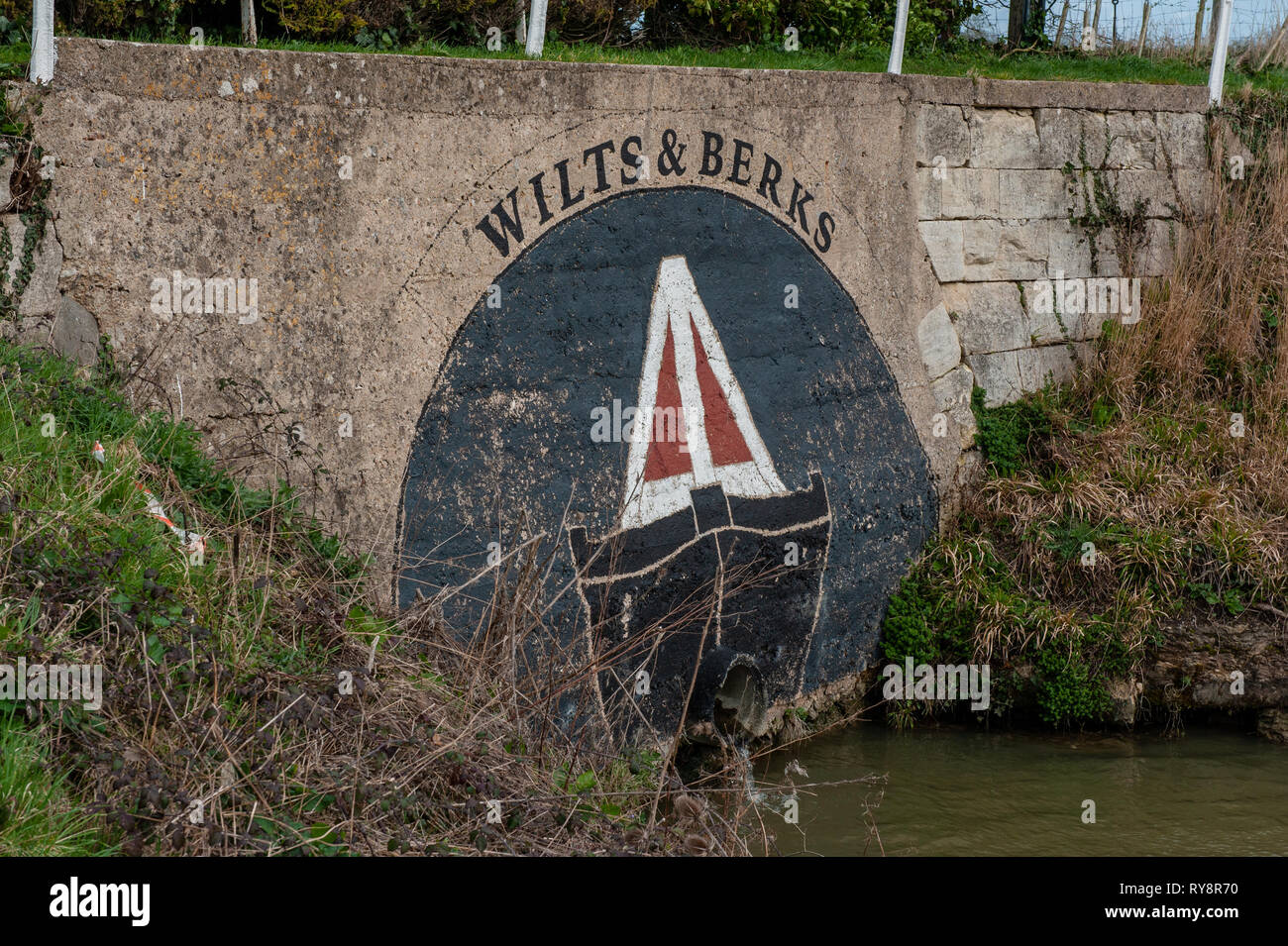 Entrance to the original Wilts and Berks Canal from the Kennet and Avon ...