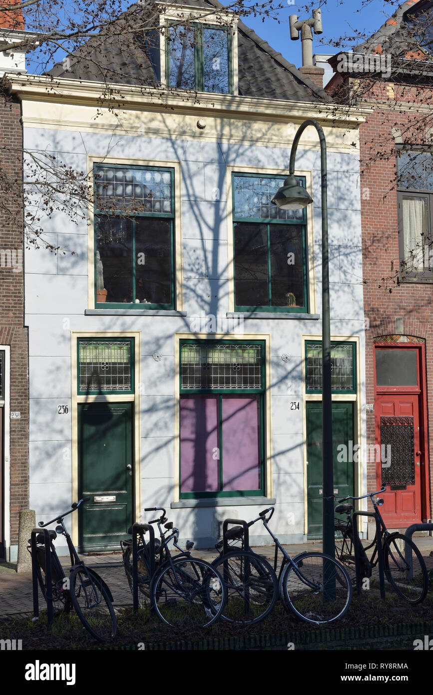 Historic canalside buildings, Delft, Netherlands Stock Photo - Alamy