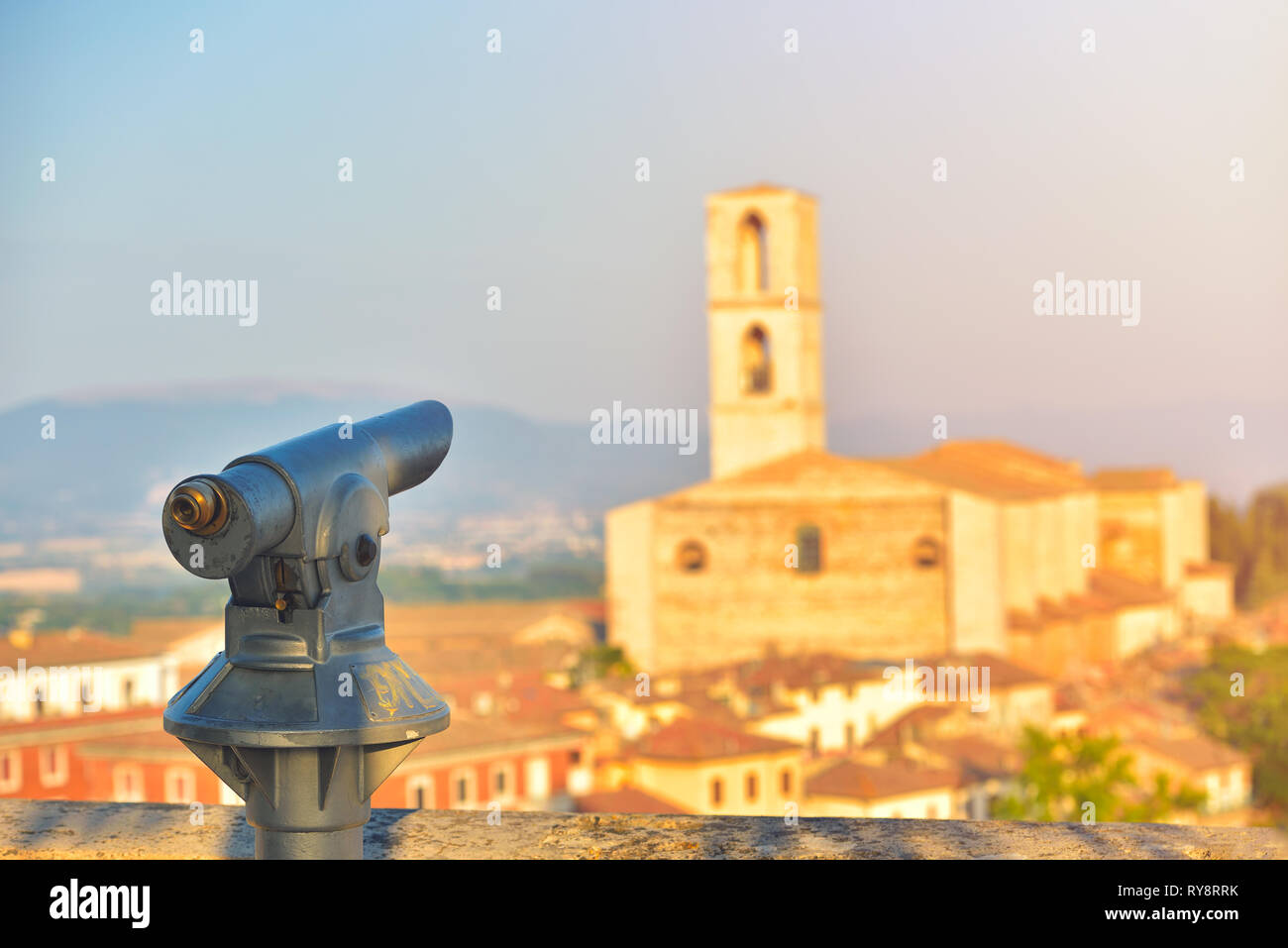 Tourist lookout telescope hi-res stock photography and images - Alamy