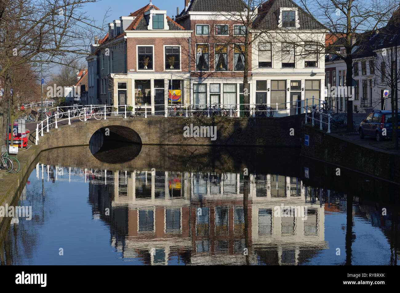 Delft bridge over canal hi-res stock photography and images - Alamy