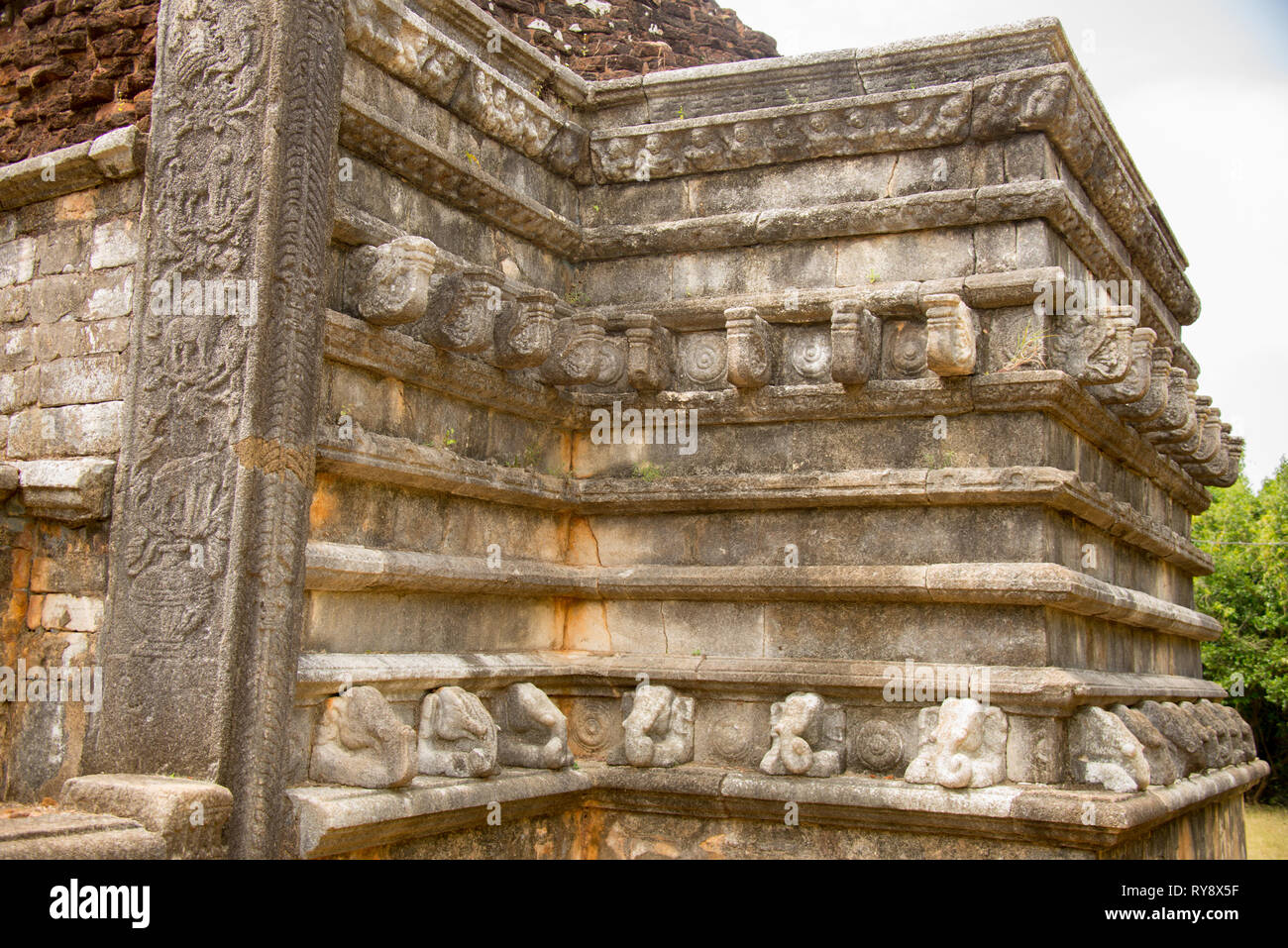 Asia, Sri Lanka, Mihintale, Kantaka Cetiya Vaahalkada, stupa Stock ...