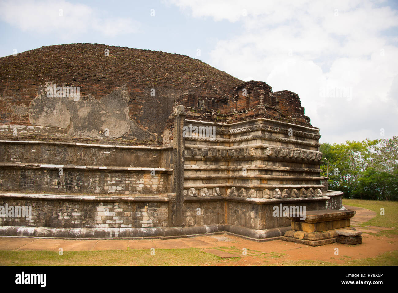 Kantaka cetiya hi-res stock photography and images - Alamy