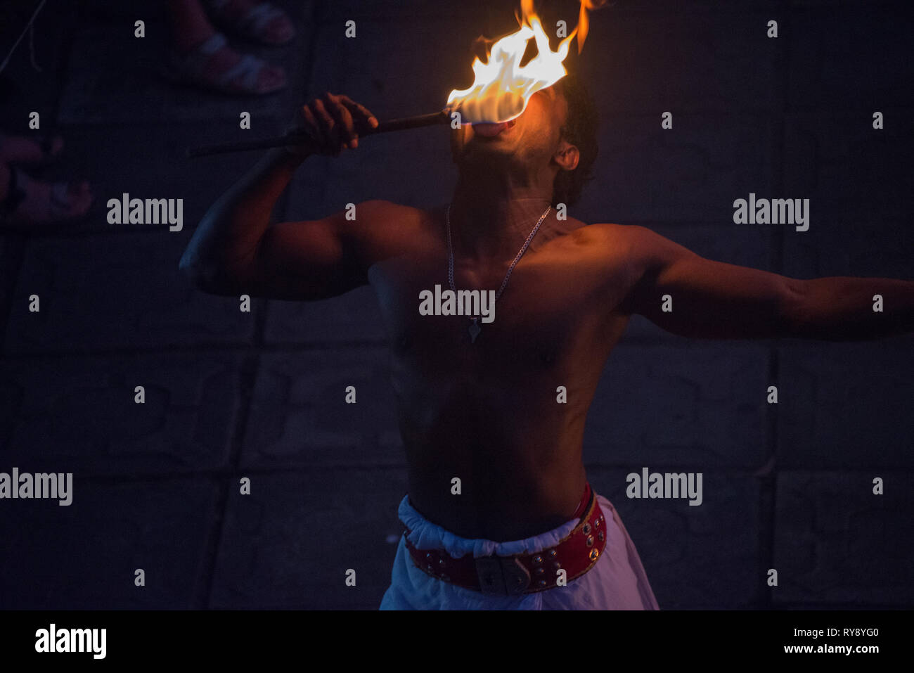 Fireeater hi-res stock photography and images - Alamy