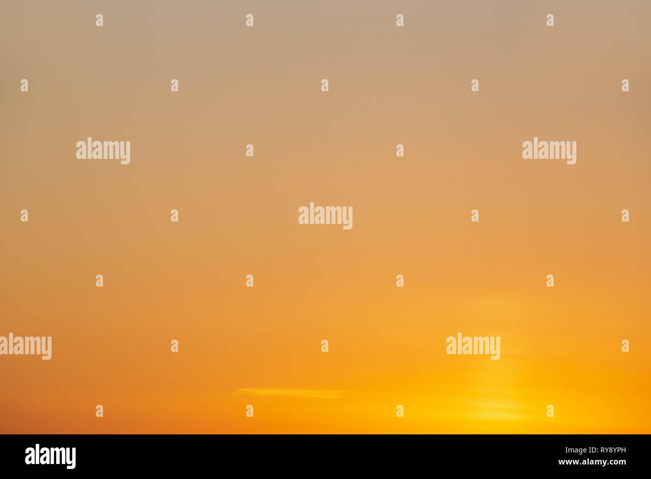 Clear sunset hi-res stock photography and images - Alamy