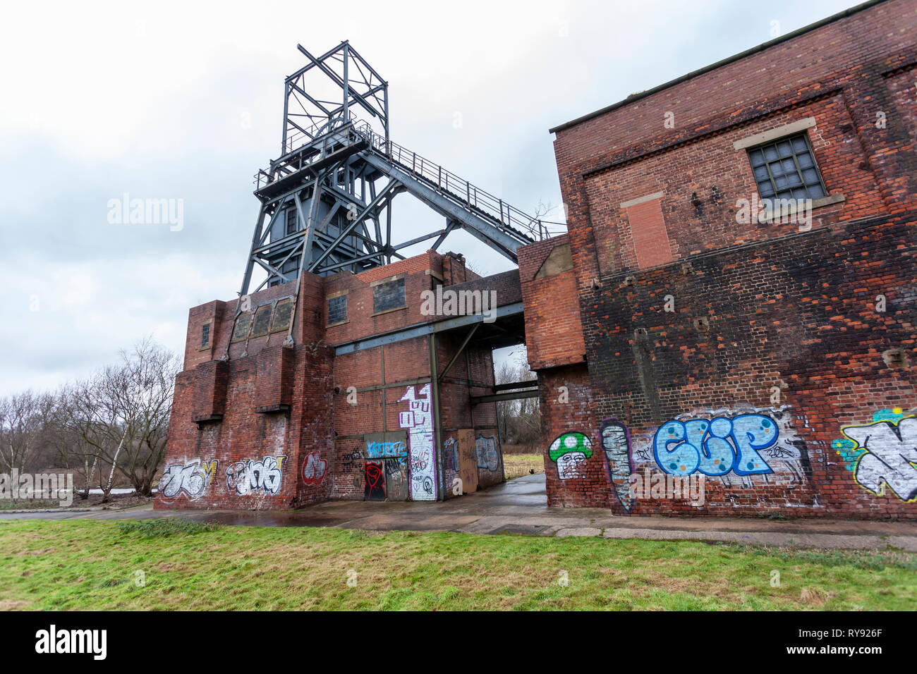 Graffiti on the wall of Barnsley main colliery Stock Photo - Alamy