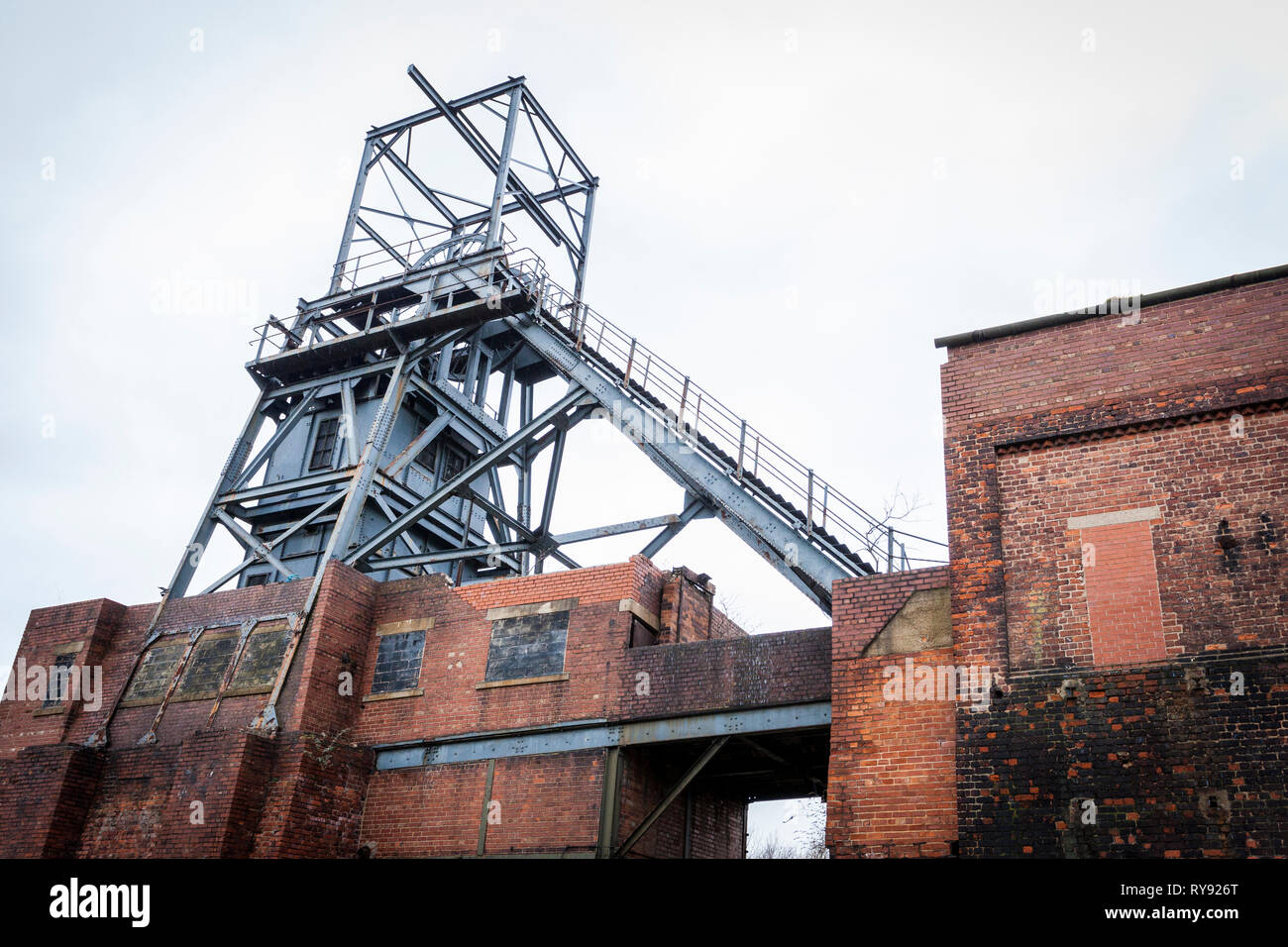 Main gear hi-res stock photography and images - Alamy