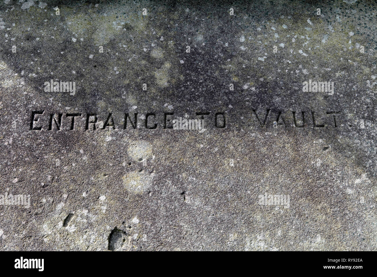 Entrance to a tomb, engraved in a stone tablet Stock Photo - Alamy