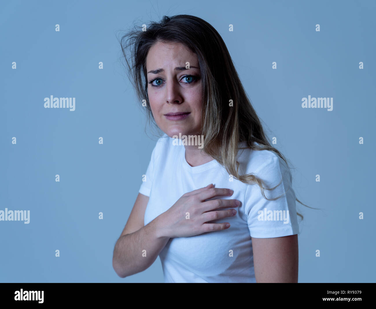 Woman terrified hi-res stock photography and images - Alamy