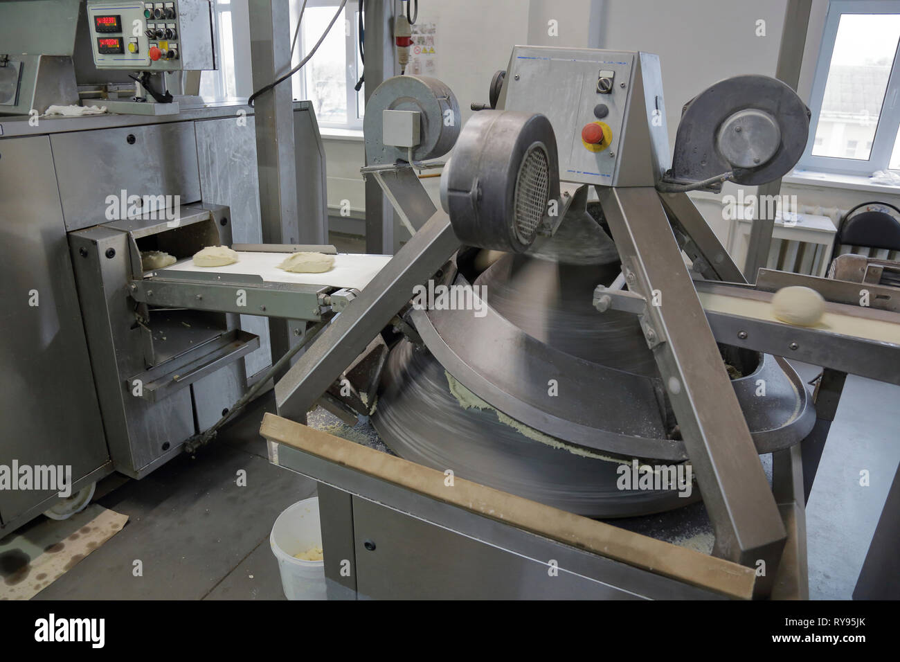 Dough factory bread hi-res stock photography and images - Alamy