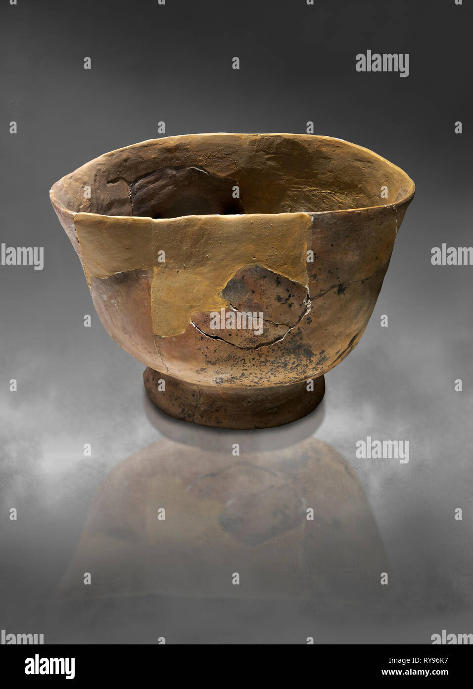 Neolithic pottery hi-res stock photography and images - Alamy