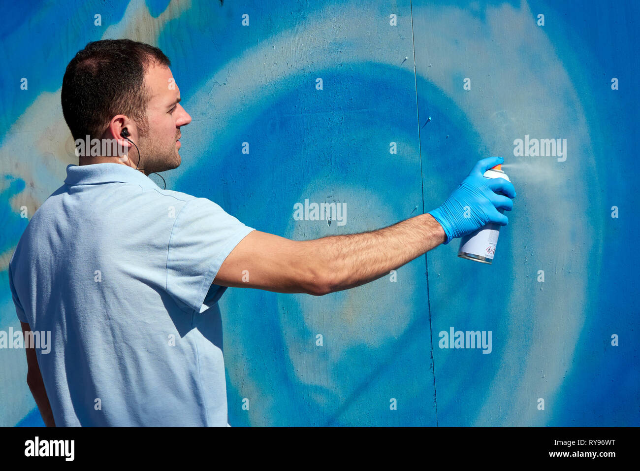 Painter drawing hi-res stock photography and images - Alamy