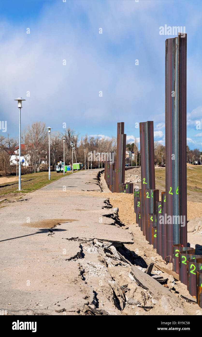 Steel pillar hi-res stock photography and images - Alamy