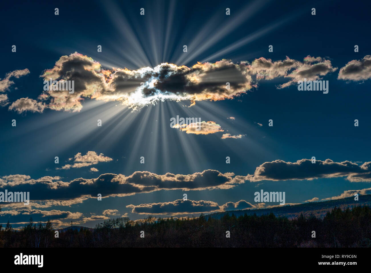 Brilliant sunstar hi-res stock photography and images - Alamy