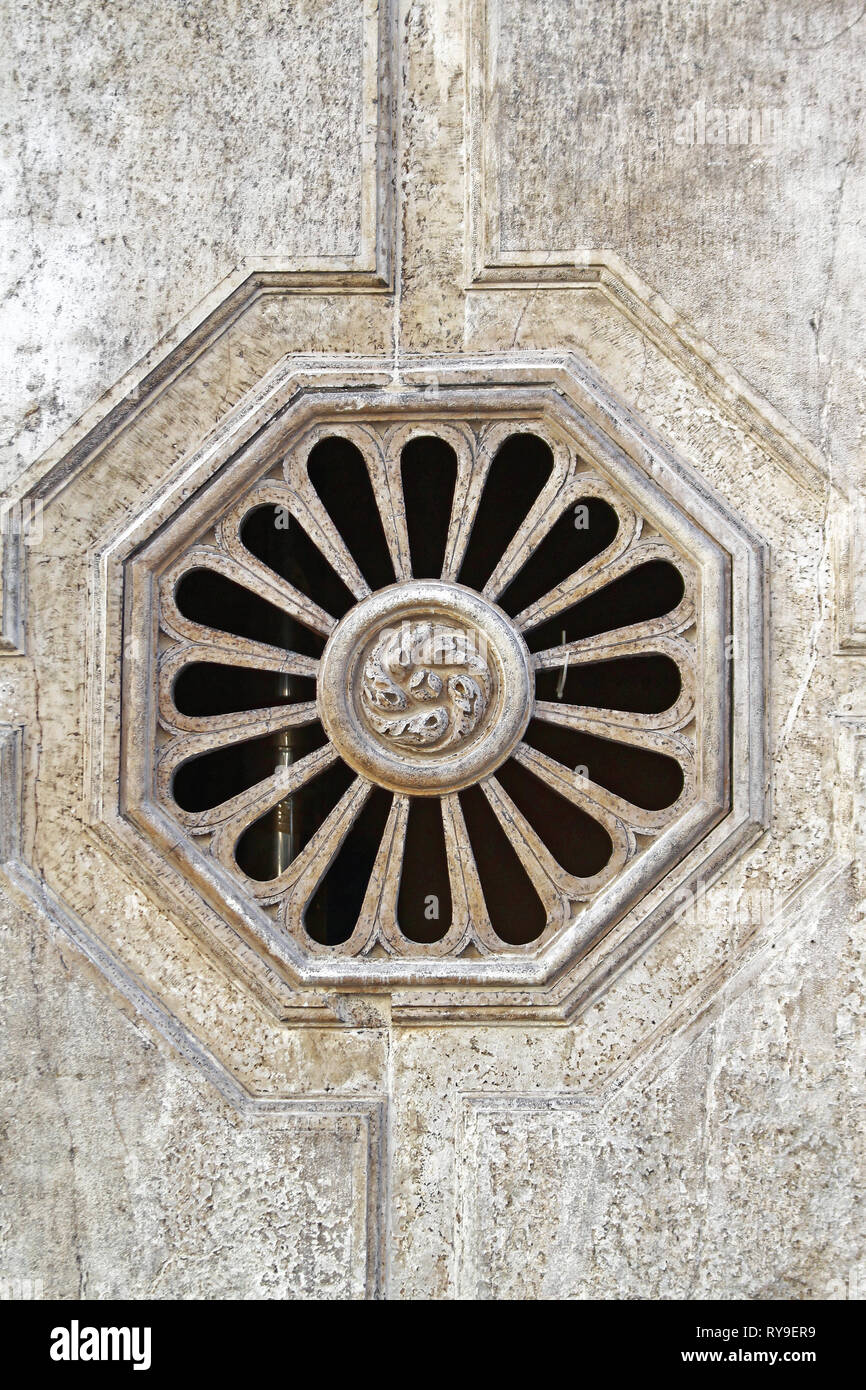 Old Marble Stone Octagon Window Detail Venice Stock Photo - Alamy