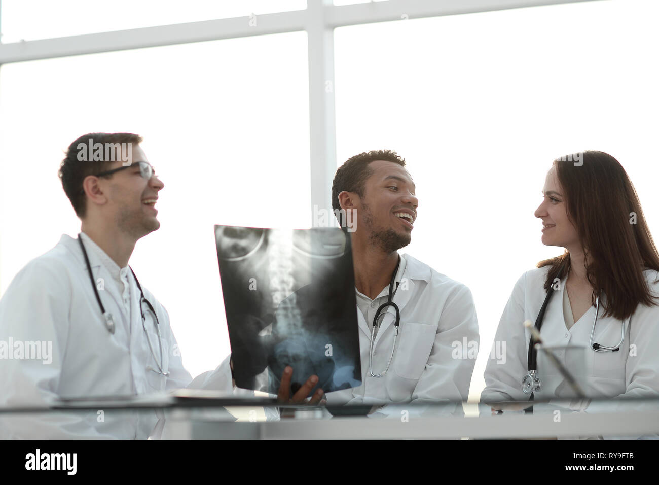 Discussing patients results hi-res stock photography and images - Alamy