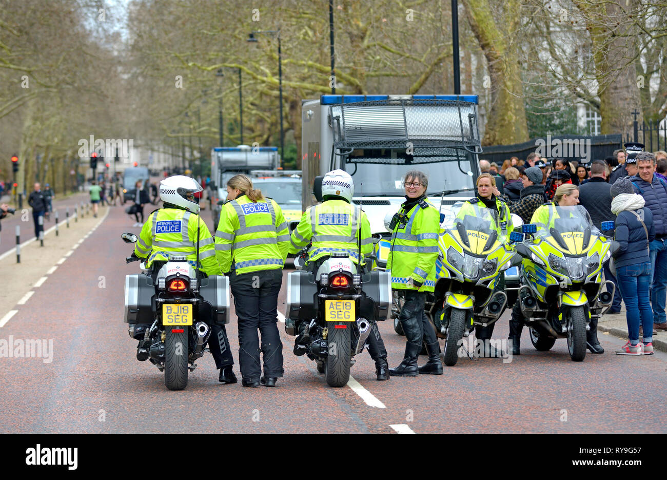 Police motorcycle female hi-res stock photography and images - Alamy