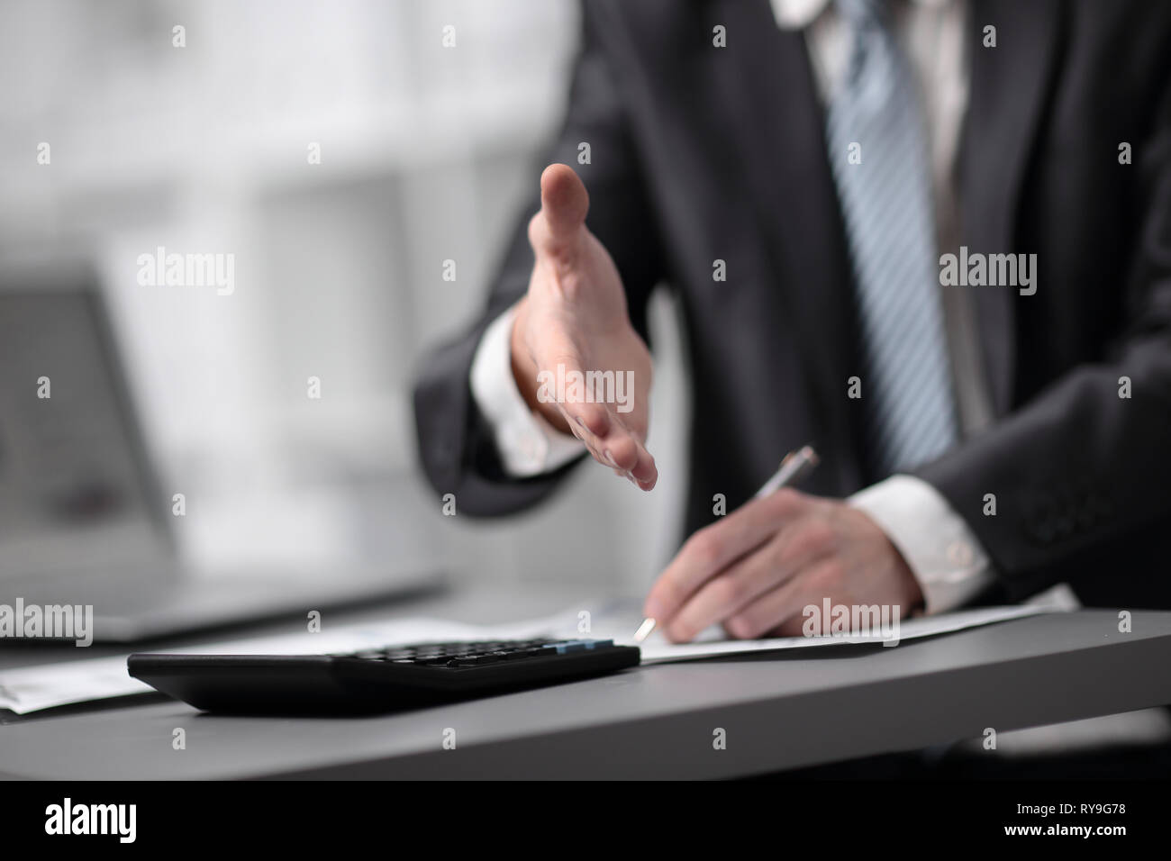 Extending hand of friendship hi-res stock photography and images - Alamy