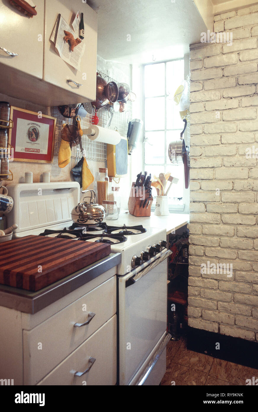 80s Kitchen Before & After: 80s Home Given New Life To Stay In The